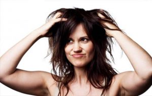 Rimedi naturali forfora secca e grassa - Depurarsi Naturalmente